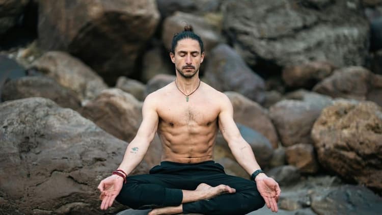 7 Free Yoga Meditation Scripts (Savasana, Breath & Body Scan)